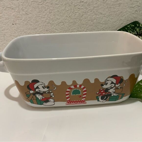 Disney | Dining | Disney Mickey Minnie Gingerbread Christmas Loaf Bread ...